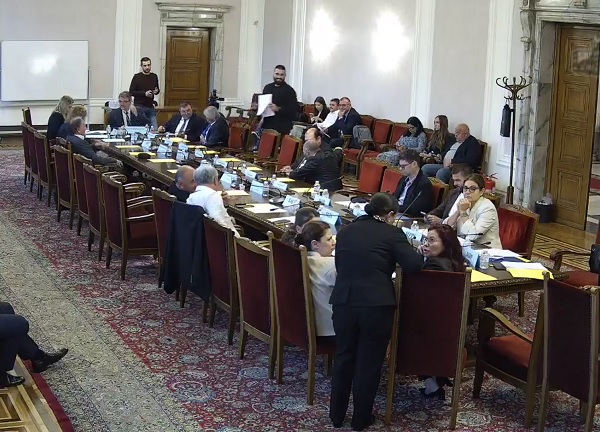 Здравната комисия в НС при на второ четене общия законопроект за